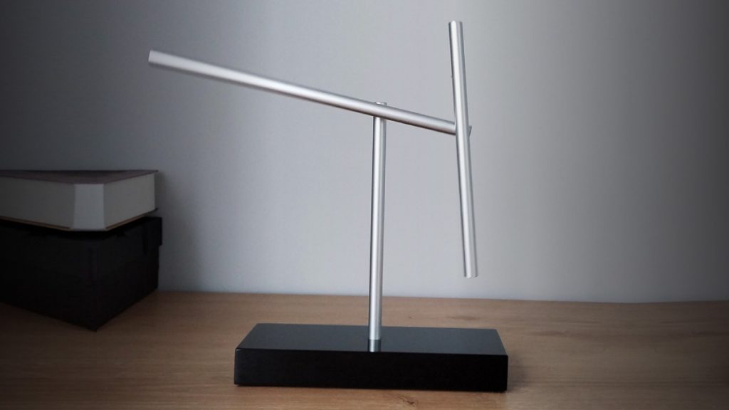 The Swinging Sticks: L'Art de l’Illusion de Mouvement Perpétuel