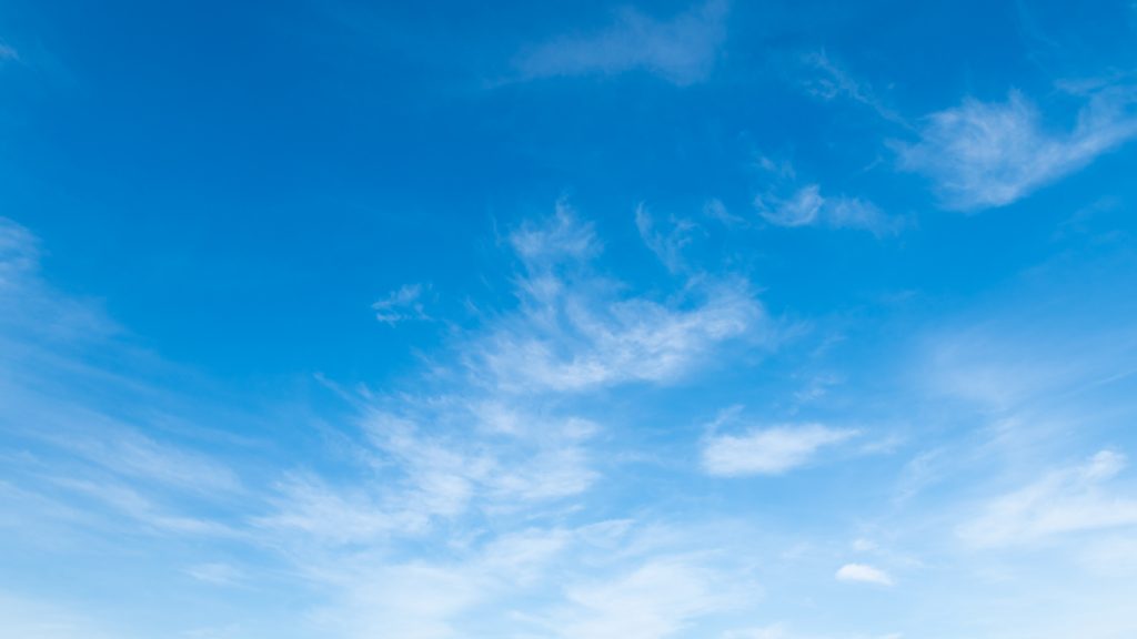 Pourquoi le ciel est-il bleu ? Les réponses scientifiques.